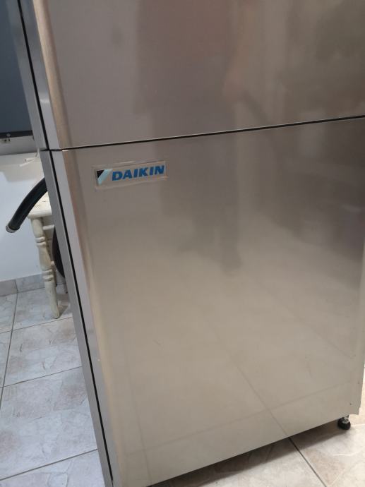 Toplotna črpalka Daikin 14kw visoko temperaturna z dodatnim grelcem