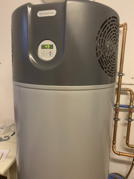 Toplotna črpalka za sanitarno vodo Termotehnika