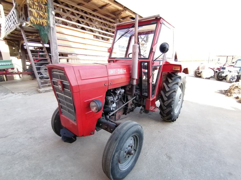 Kupim traktor IMT