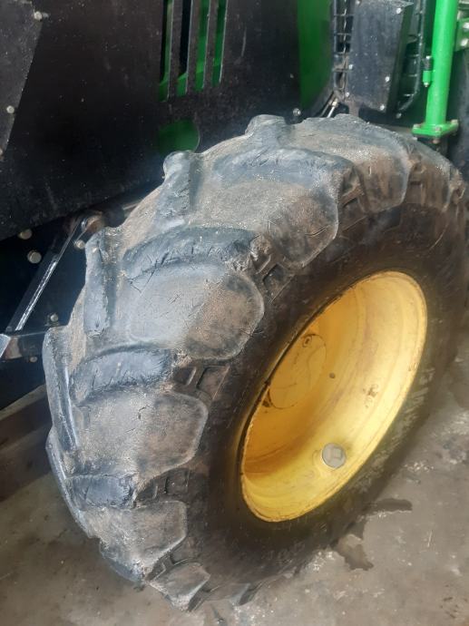 gozdarska guma 380/85-24 ali 16.9-24