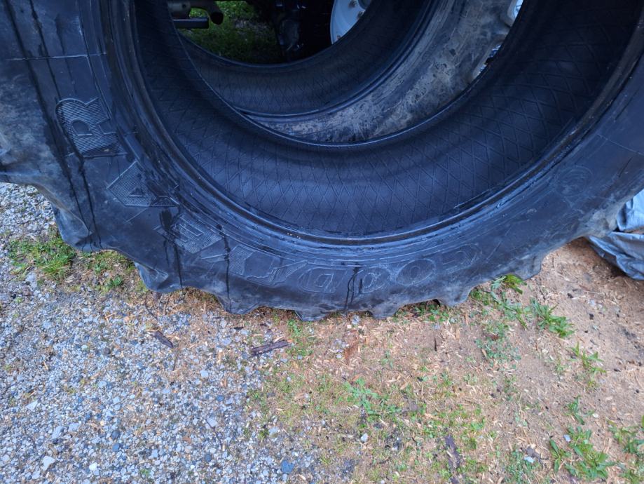 Gume 600/65R38