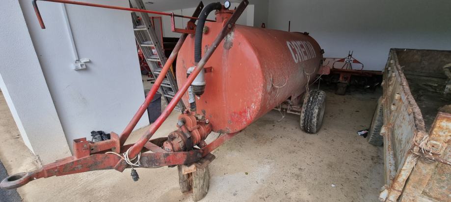 Traktorska škropilnica