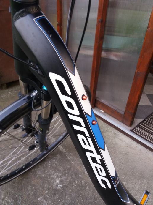 Zensko Eelektricno kolo