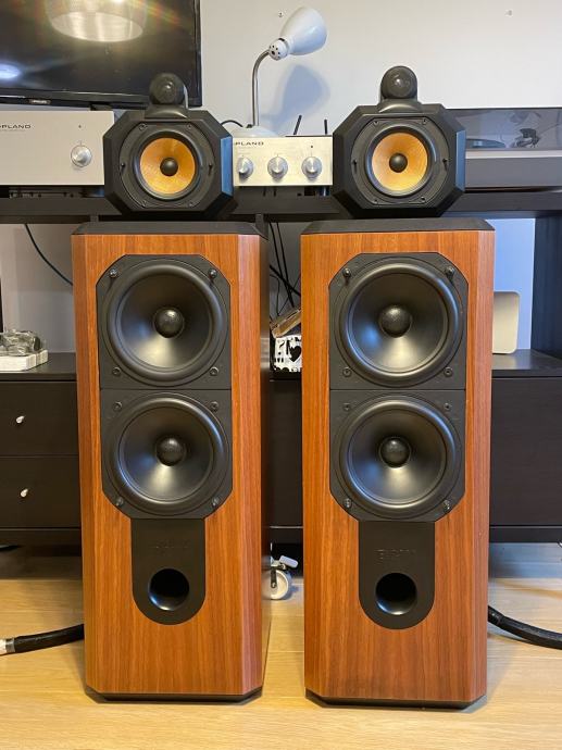B&W 802 S2