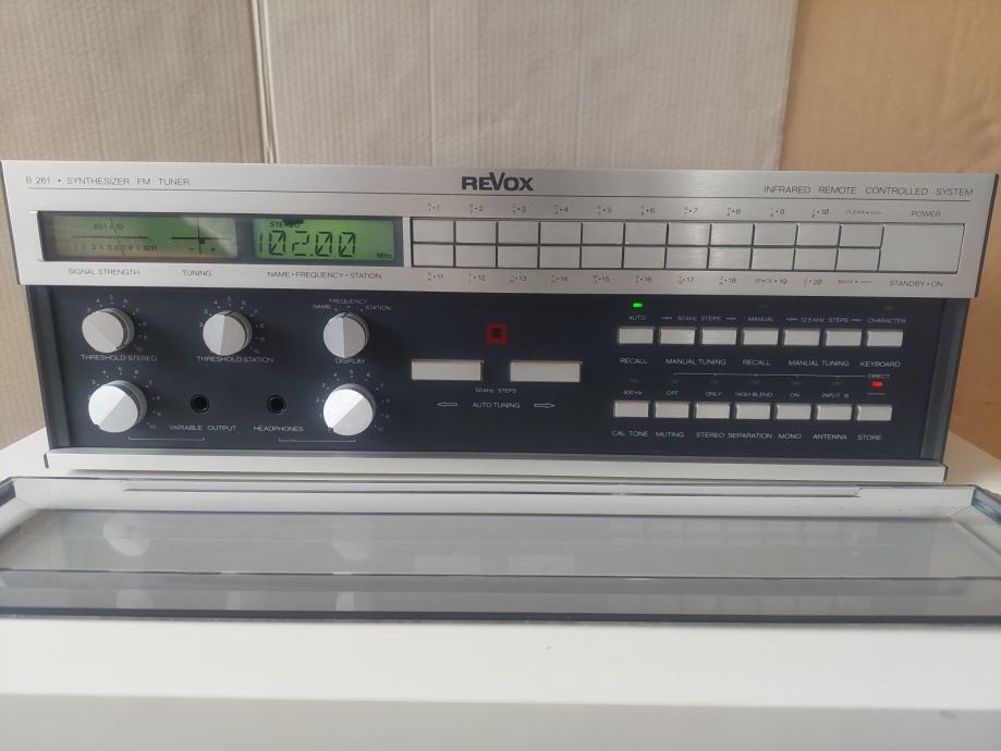 Revox B-261 vrhunski vintage tuner