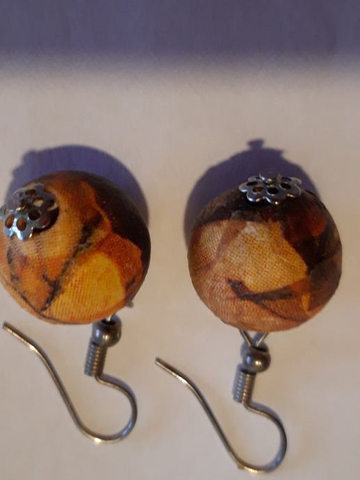 Modni uhani, različni