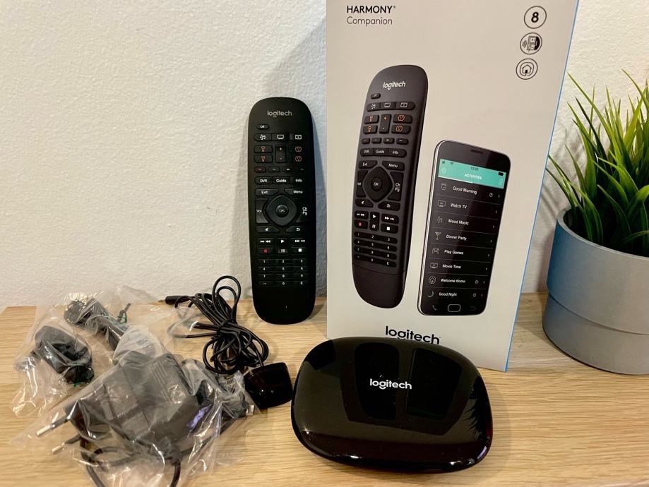 Logitech Harmony Companion univerzalni daljinec + HUB