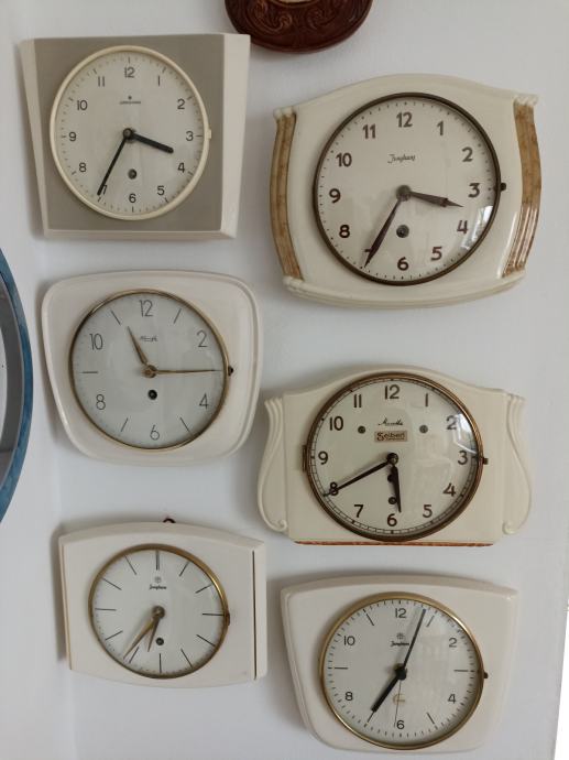 KERAMIČNE STENSKE URE Junghans