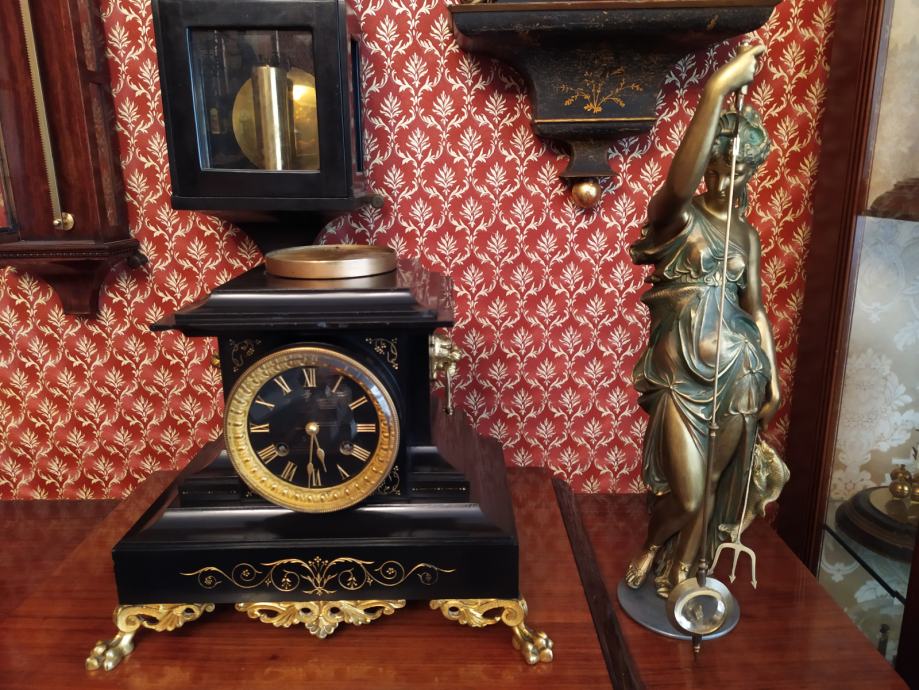 Ura MYSTERY CLOCK by A.R.GUILMET
