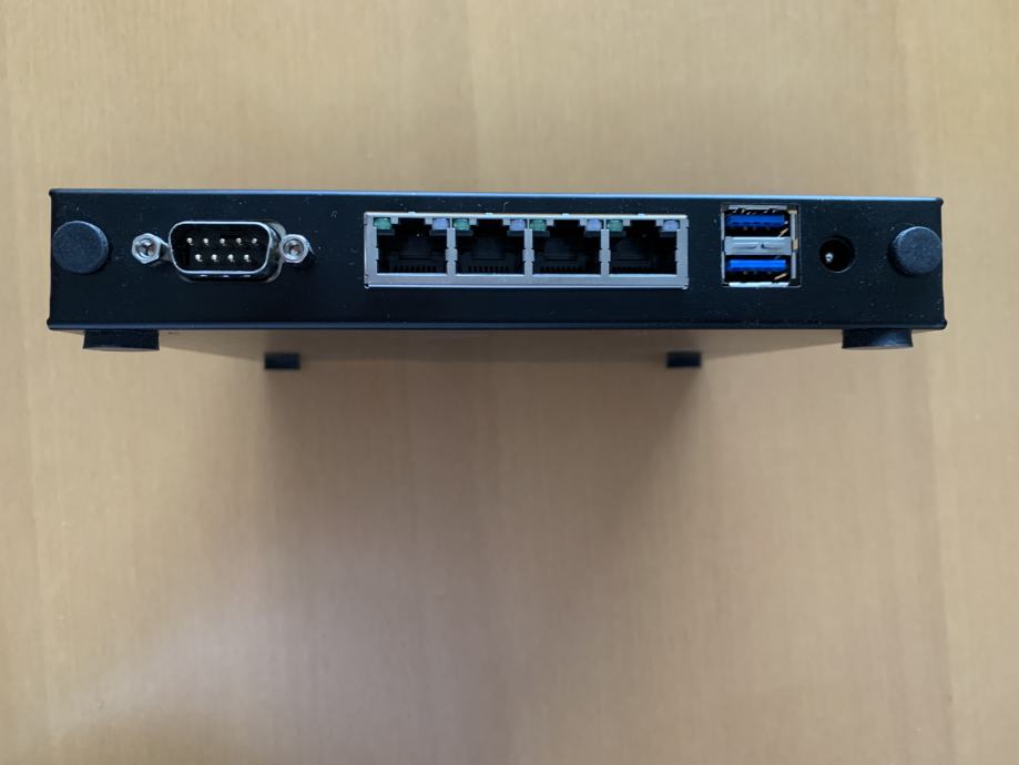 APU2, usmerjevalnik, router