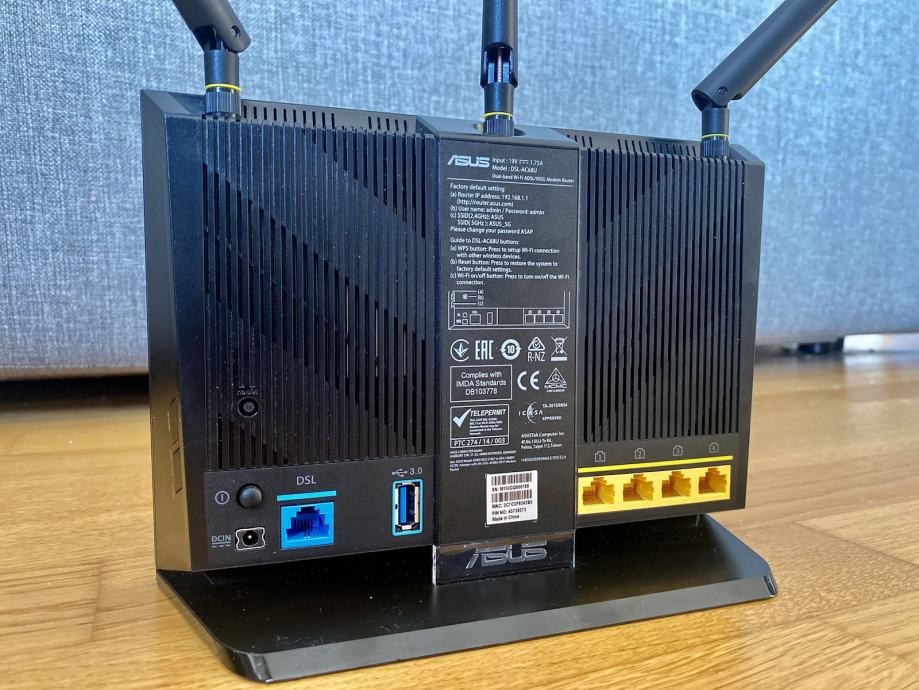 ASUS DSL-AC68U AC1900 VDSL Usmerjevalnik (router) WiFi 5
