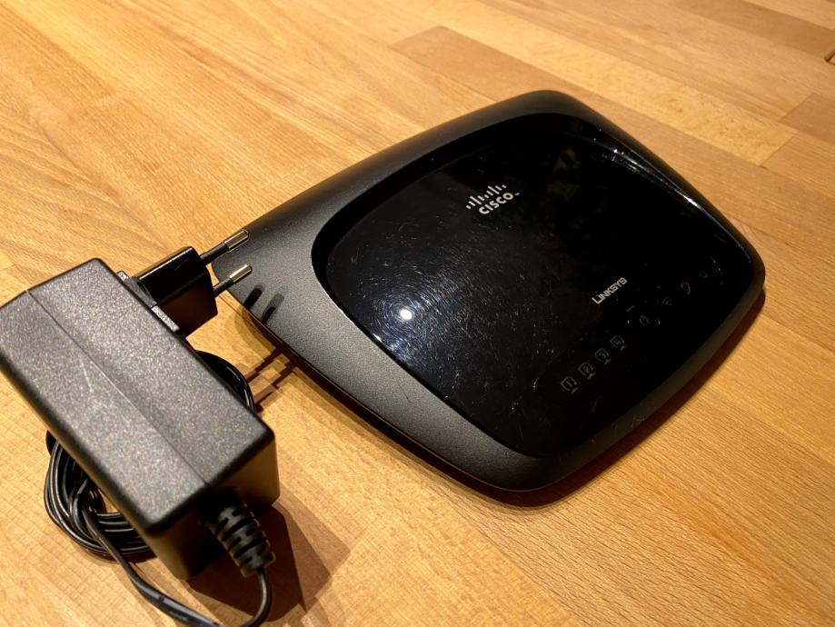 Brezžični WiFi usmerjevalnik (router) Cisco Linksys WRT110