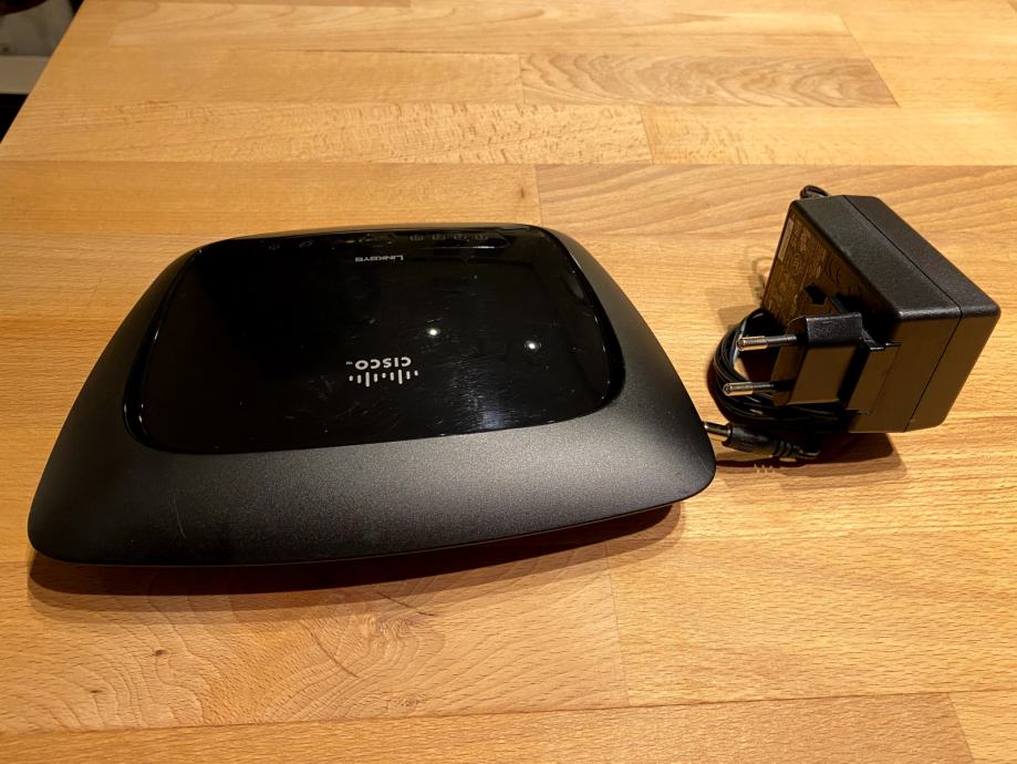 Brezžični WiFi usmerjevalnik (router) Cisco Linksys WRT110