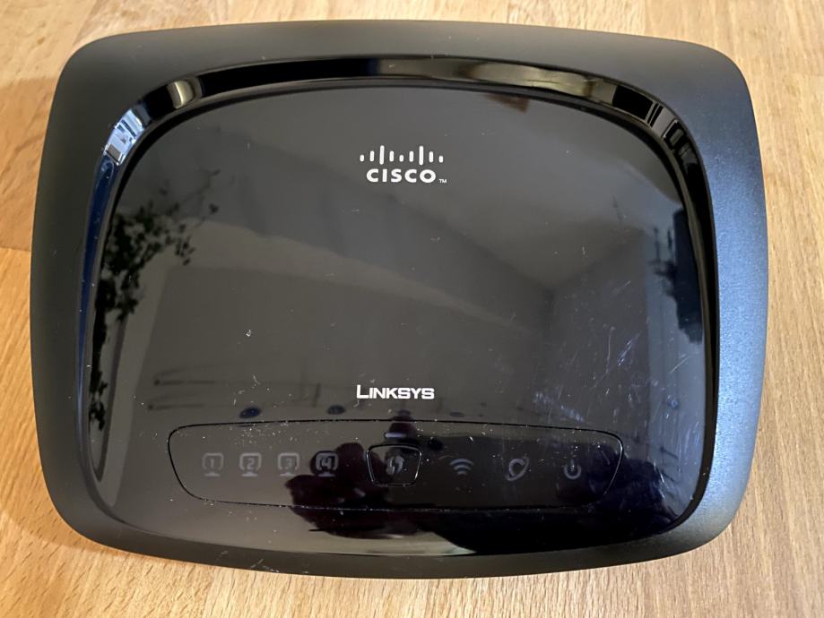 Brezžični WiFi usmerjevalnik (router) Cisco Linksys WRT110