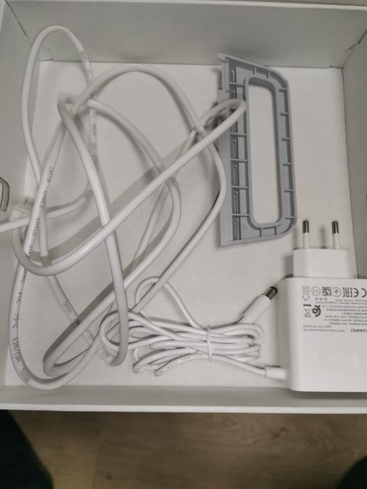 Huawei B535-333 mobilni router s SIM kartico HOT HOFER TELEKOM