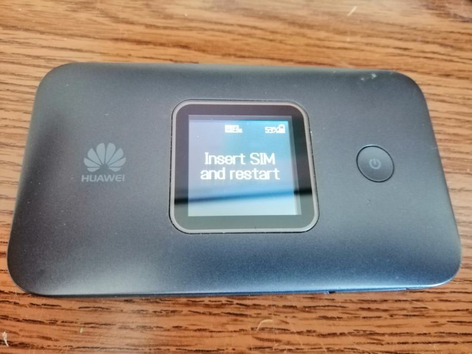 Huawei E5785Lh-22c 300 Mbps 4G LTE Mobile WiFi