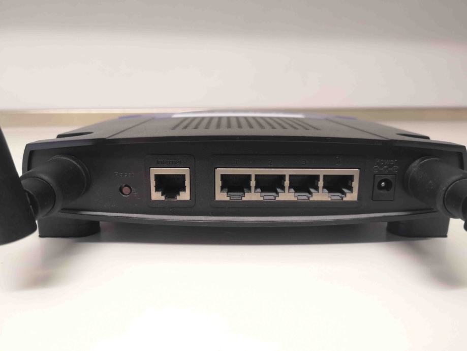 Linksys Wi-Fi router WRT54GL