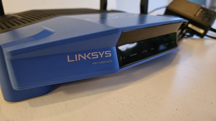 Router Linksys WRT1900AC V2 (usmerjevalnik ali ruter)