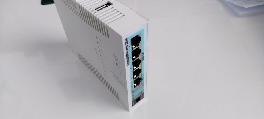 Mikrotik router RB951G-2HnD