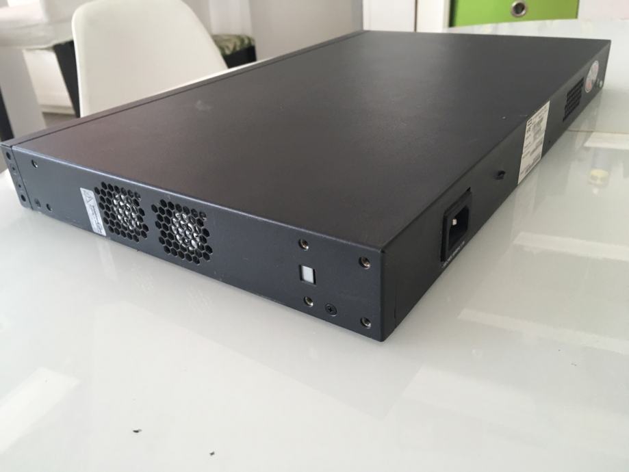 ROUTER HP 1950-48G