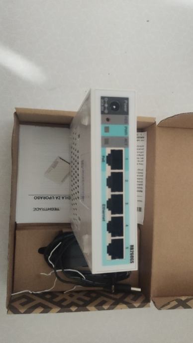 router MikroTik RB260GS
