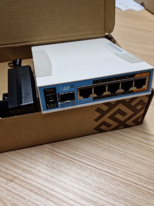 Router, Mikrotik Routerboard HAP AC wifi, gbic, optika
