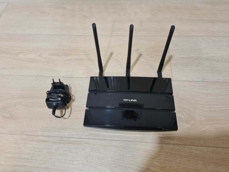 TP-Link brezžični router N750 (TL-WDR4300)