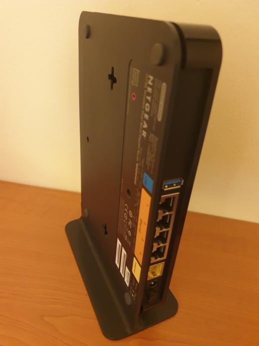 Usmerjevalnik Netgear WNDR4000 N750 Dual Band Gigabit Wireless Router