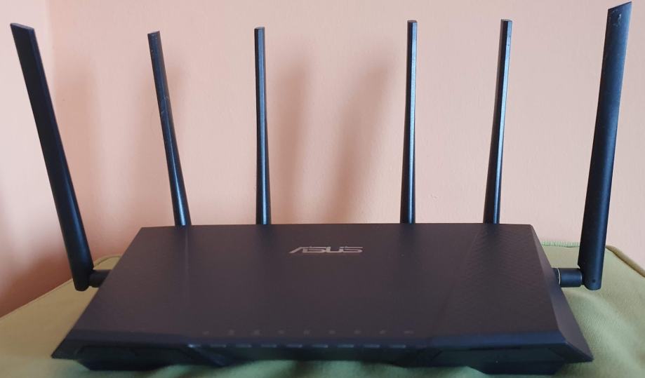 Usmerjevalnik / router ASUS RT-AC3200, tri-band (1x 2.4, 2x 5 GHz)