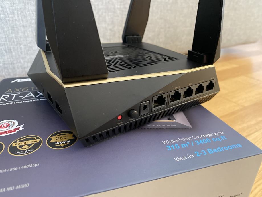 Usmerjevalnik (router) ASUS RT-AX92U AX6100 Tri-Band WiFi6 AiMesh