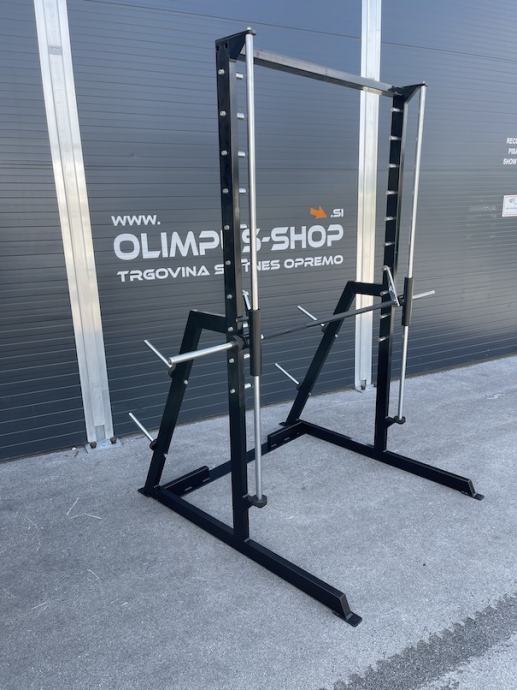 Gym80 kletka z vodili Smith Press