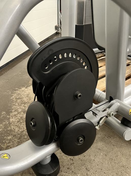 Precor Discovery naprava za veslanje Diverging Low Row