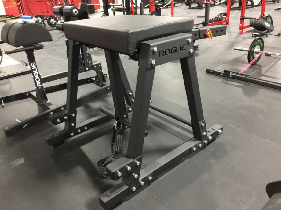 ROGUE Z HYPER (reverse hyper extension machine) Naprava za izteg kolka