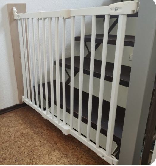 Ikea varovalna otroska ograja za stopnice