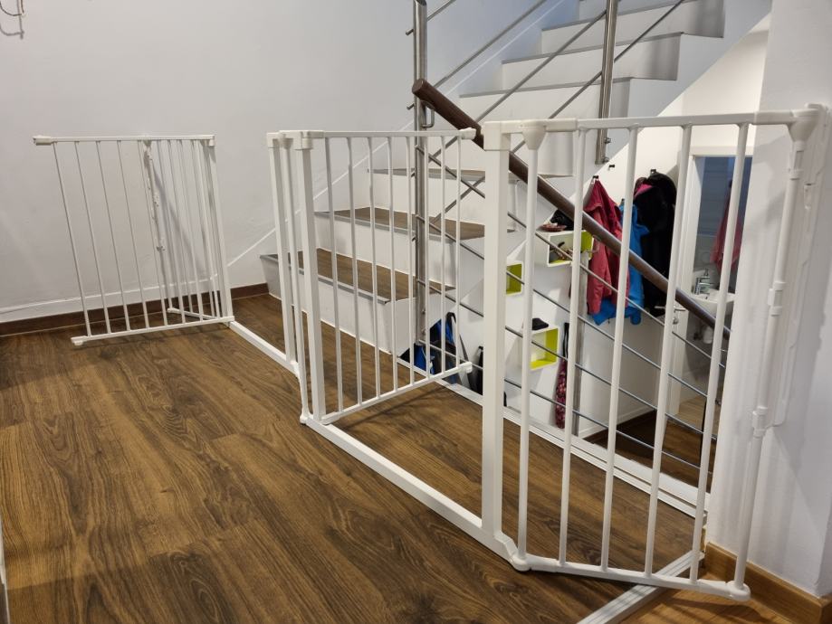 Otroška varnostna ograja BabyDan Flex za stopnice kamin (do 255 cm)