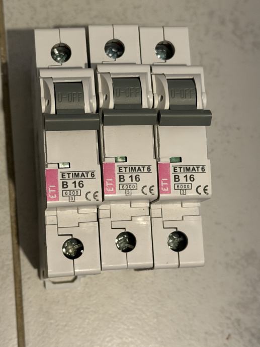 Etimat 6 C16 B16 časovnik timer tedenski Eti omarica varovalke