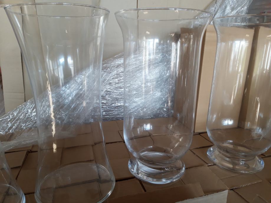 Steklene vaze različnih dimenzij