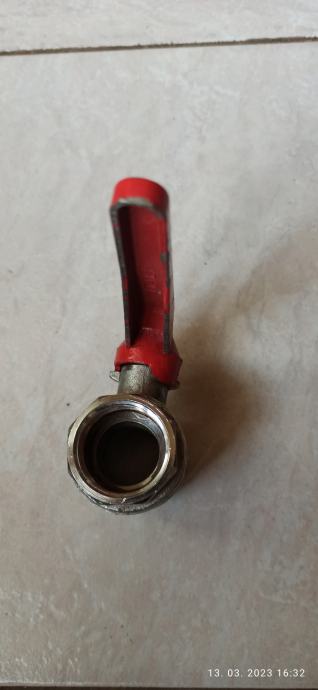Krogelni zasun z ročico 5/4 cole -32 mm notr.premer