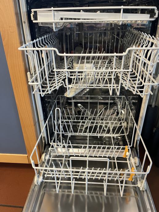 MIELE POMIVALNI STROJ G 621 SCI PLUS