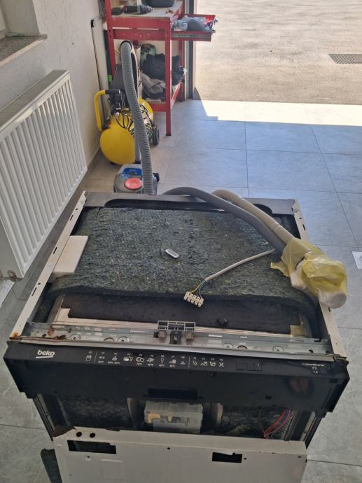 Pomivalni stroj beko
