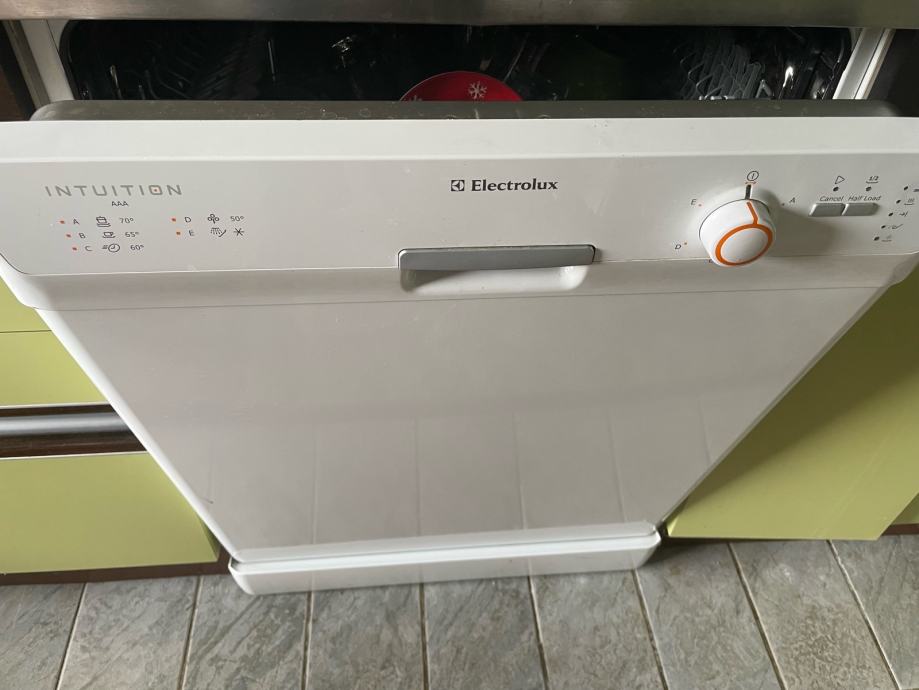 Pomivalni stroj Electrolux Intuition esf63021