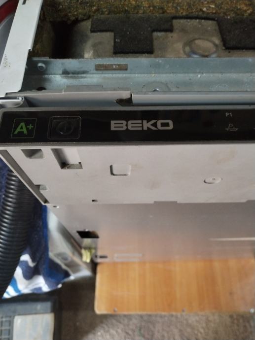 Pomivalni stroj ugradni BEKO 55 € MEDVIDE