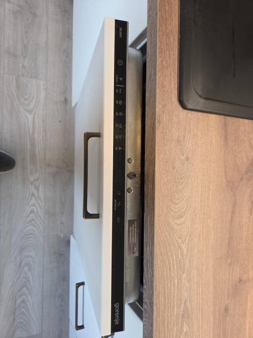 Prodam vgradni pomivalni stroj GORENJE GV642E60