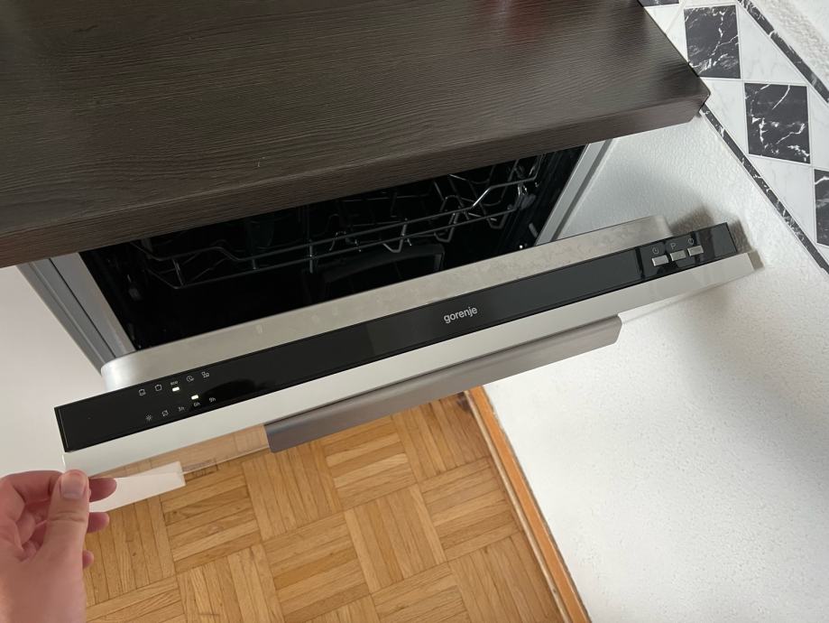 Vgradni pomivalni stroj Gorenje GV61010 (kot nov)