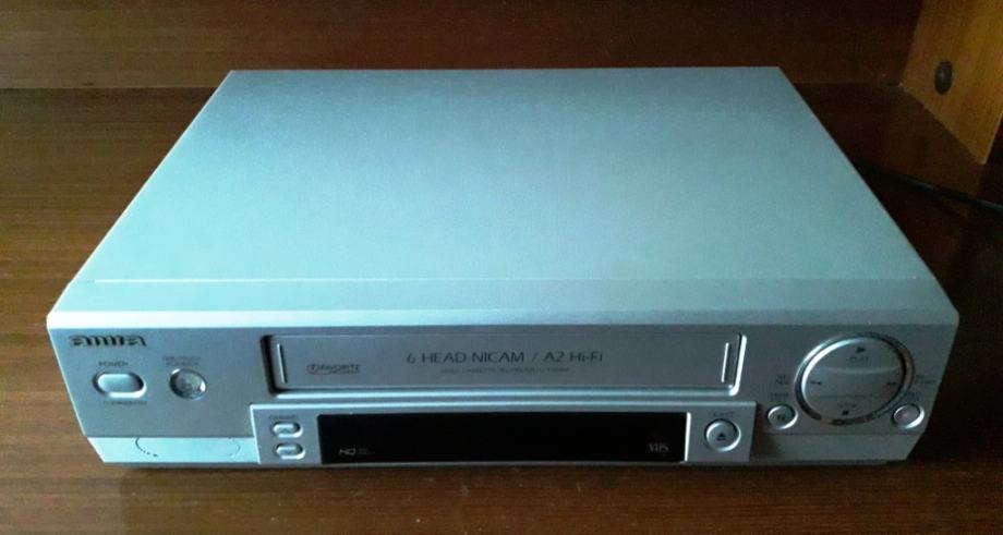 Hi-Fi VHS video recorder Aiwa