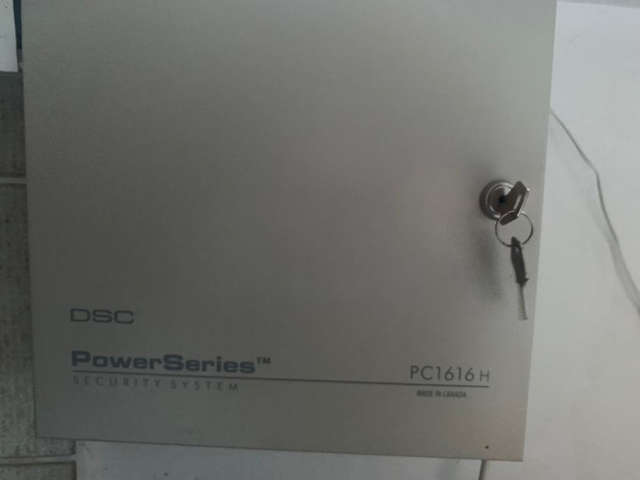 Hišna alarmna centrala DSC PowerSeries PC1616 H