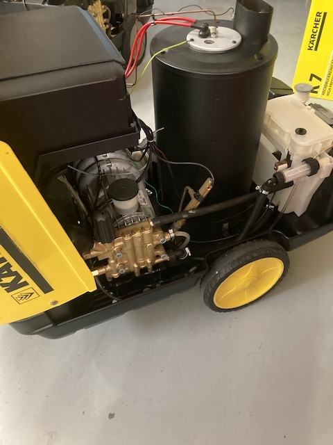 Visokotlačni čistilec Karcher hds 695 - 4meco