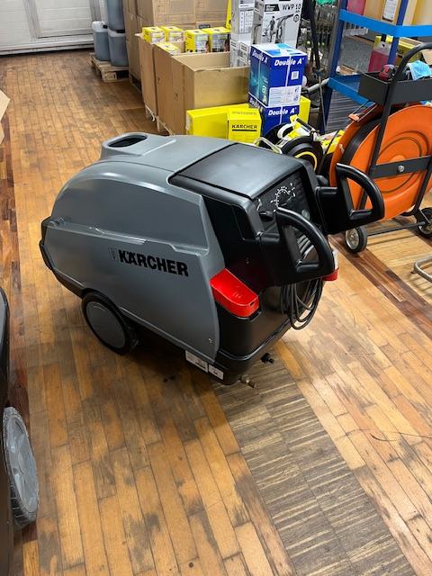 Visokotlačni čistilnik KARCHER HDS 895 S