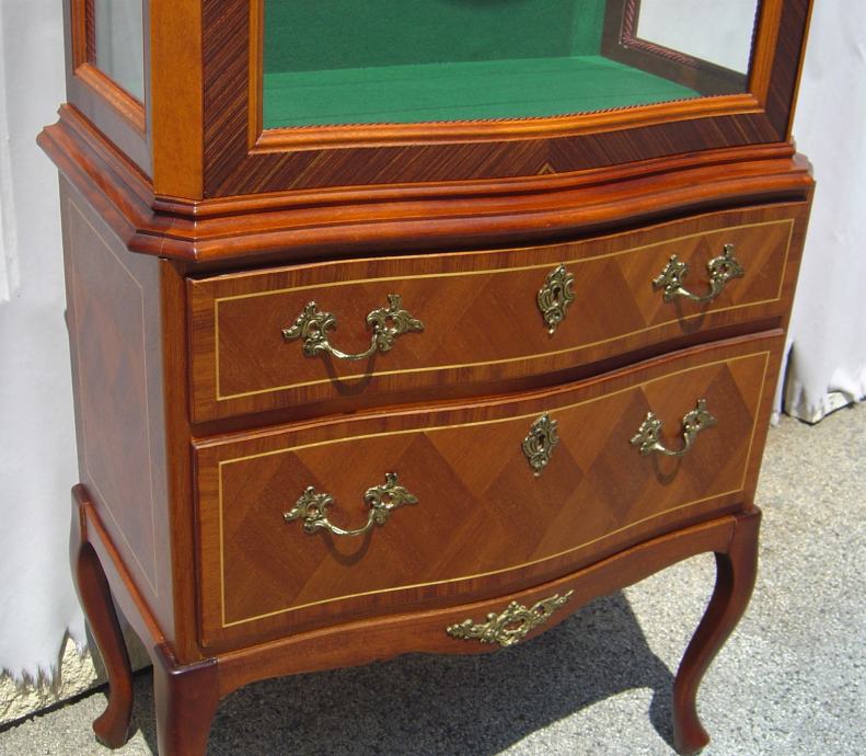 MANJŠA OŽJA VITRINA BAROČNI STIL INTARZIJE, ATRAKTIVNA STARINSKA OMARA