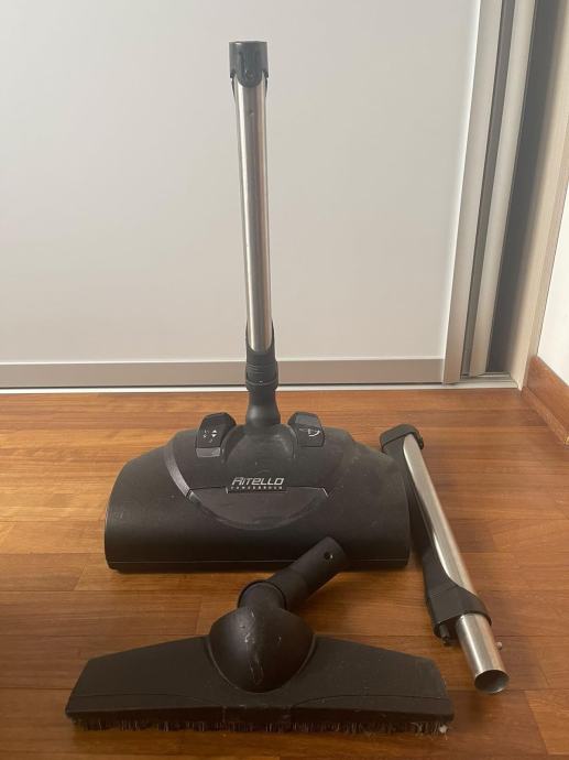 Ritello R2 sesalec z vodnim filtrom